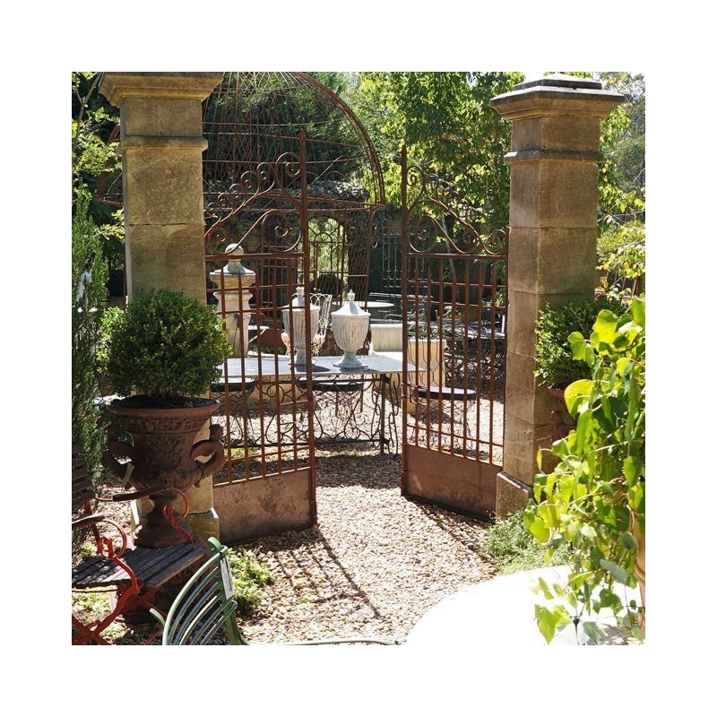 Parterre Garden Gates comes in pair